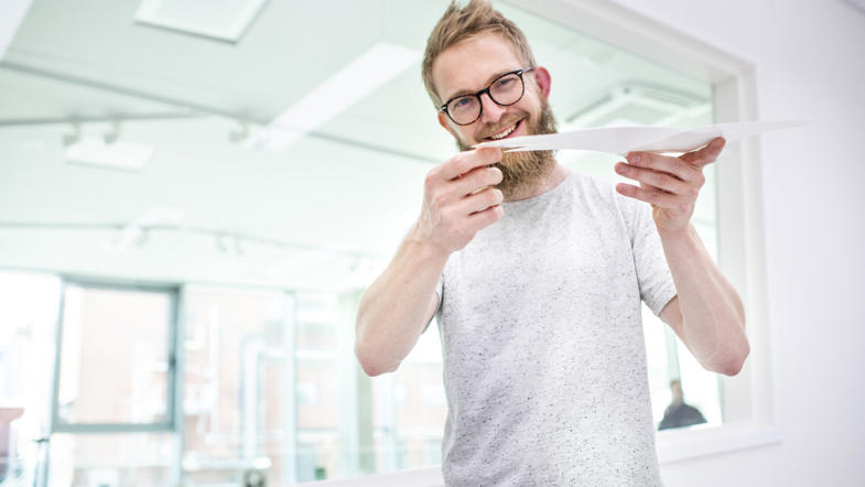 Intelligent packaging tested for sheeted paperboard transit