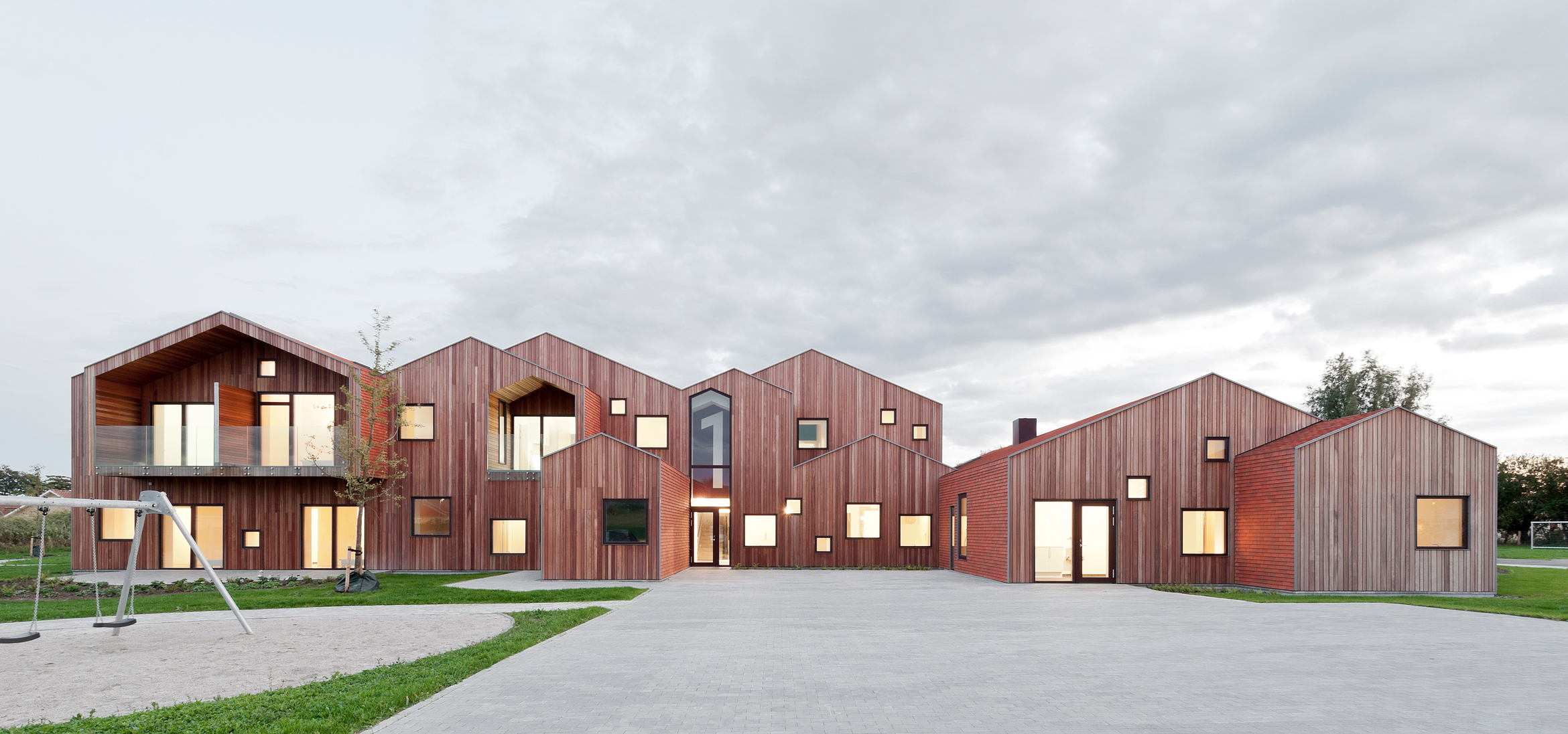 Urban building with mass timber