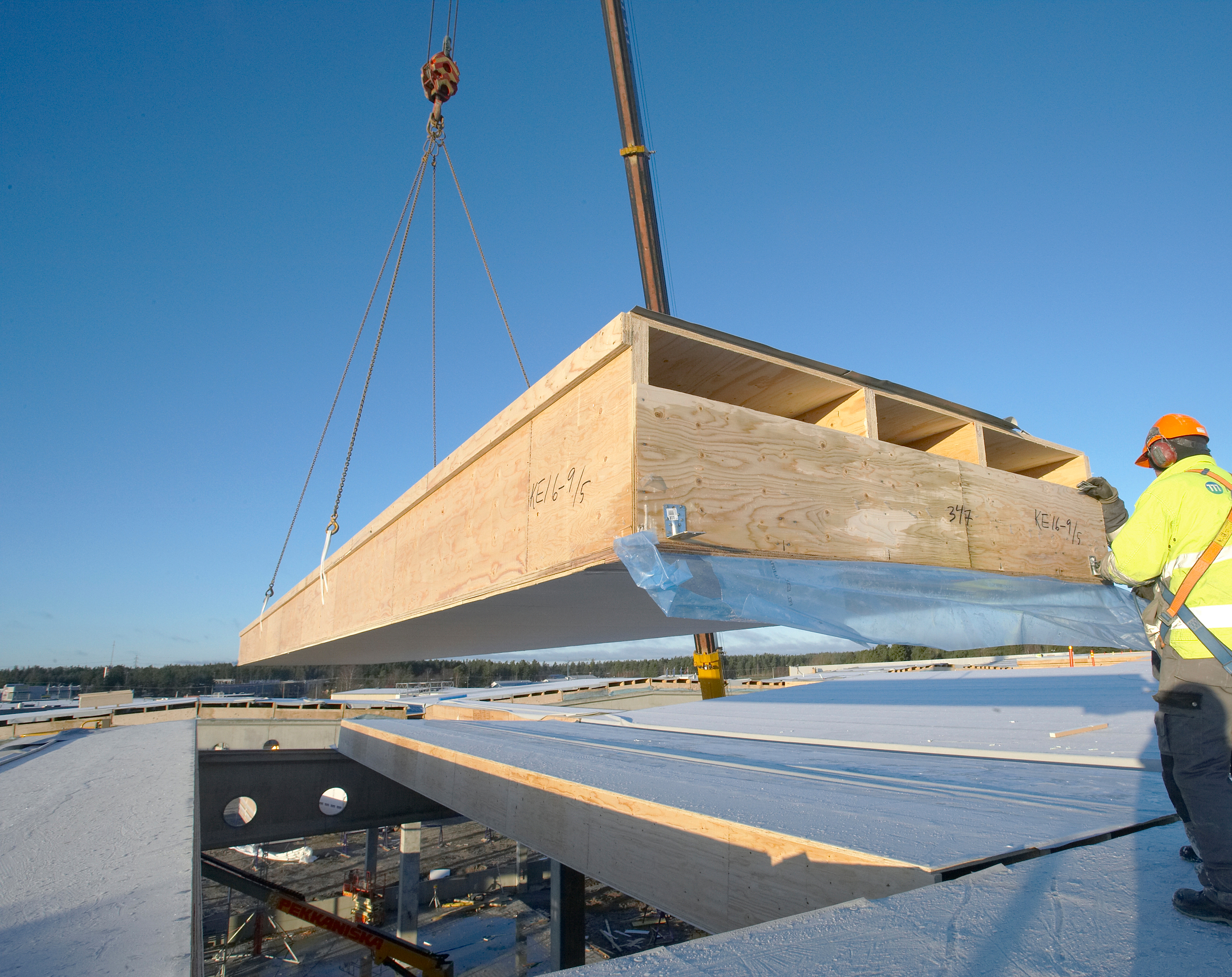 Urban building with mass timber