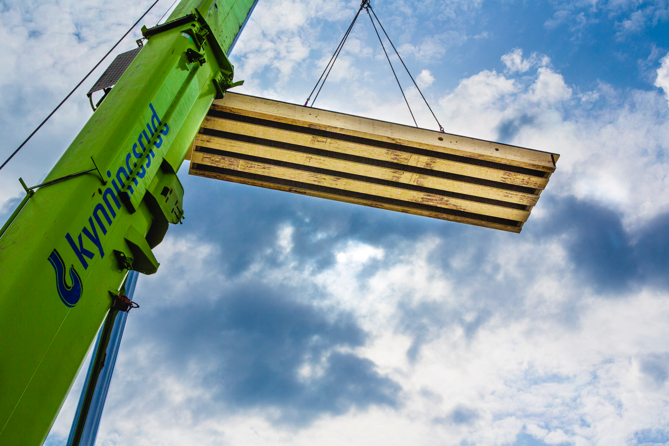 Light building with wood