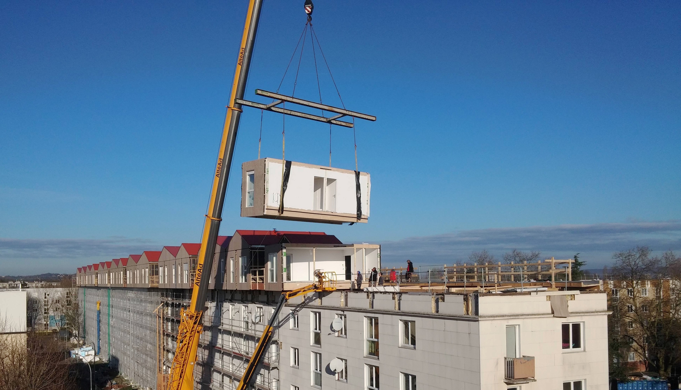 Light building with wood